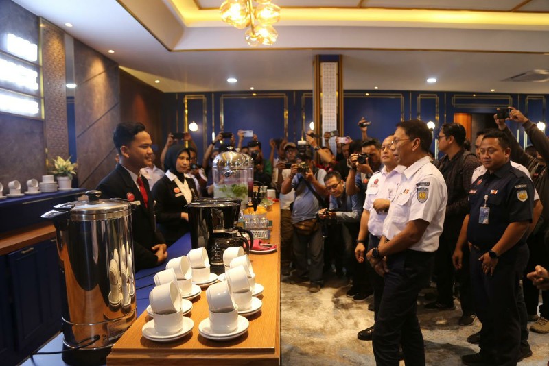 Resmikan Ruang Luxury Lounge, Dirut KAI : Inovasi KAI Hadirkan New ...